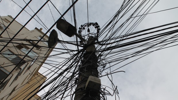 Nga shiu dhe era, gjysma e Kosovës dhe Shqipërisë pa rrymë - Albinfo