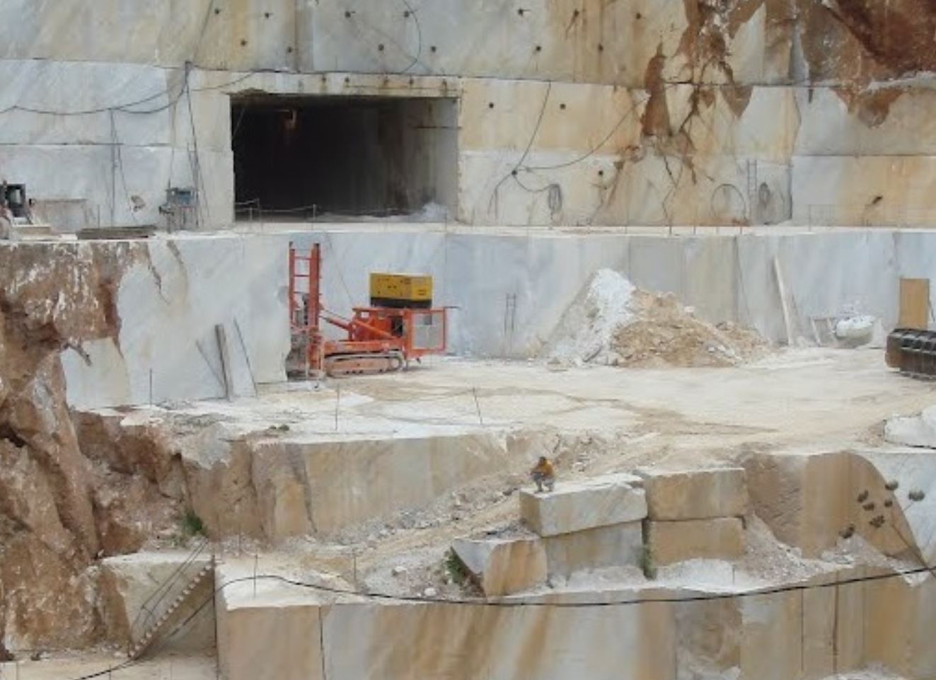 Fabrika e parë e mermerit në Kosovë - Albinfo