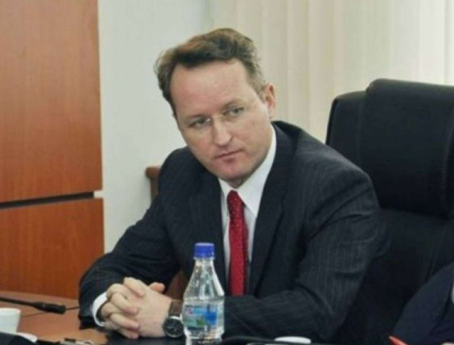 Jep dorëheqje shefi i AKI-së, Agron Selimaj - Albinfo