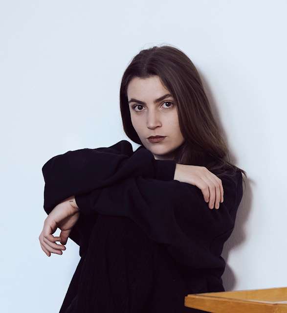 Artistja Marina Sula, ambasadorja e trojeve shqiptare - Albinfo