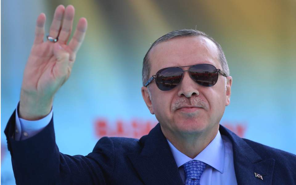 Turqi: Pushteti i Erdogan-it sfidohet për herë të parë - Albinfo