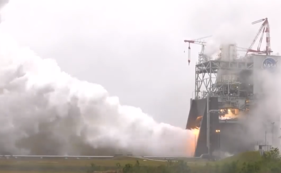 NASA testoi motorin raketor për ekspeditat në Hënë - Albinfo