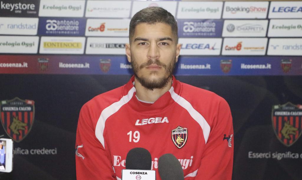 Dermaku, i lumtur për debutimin - Albinfo