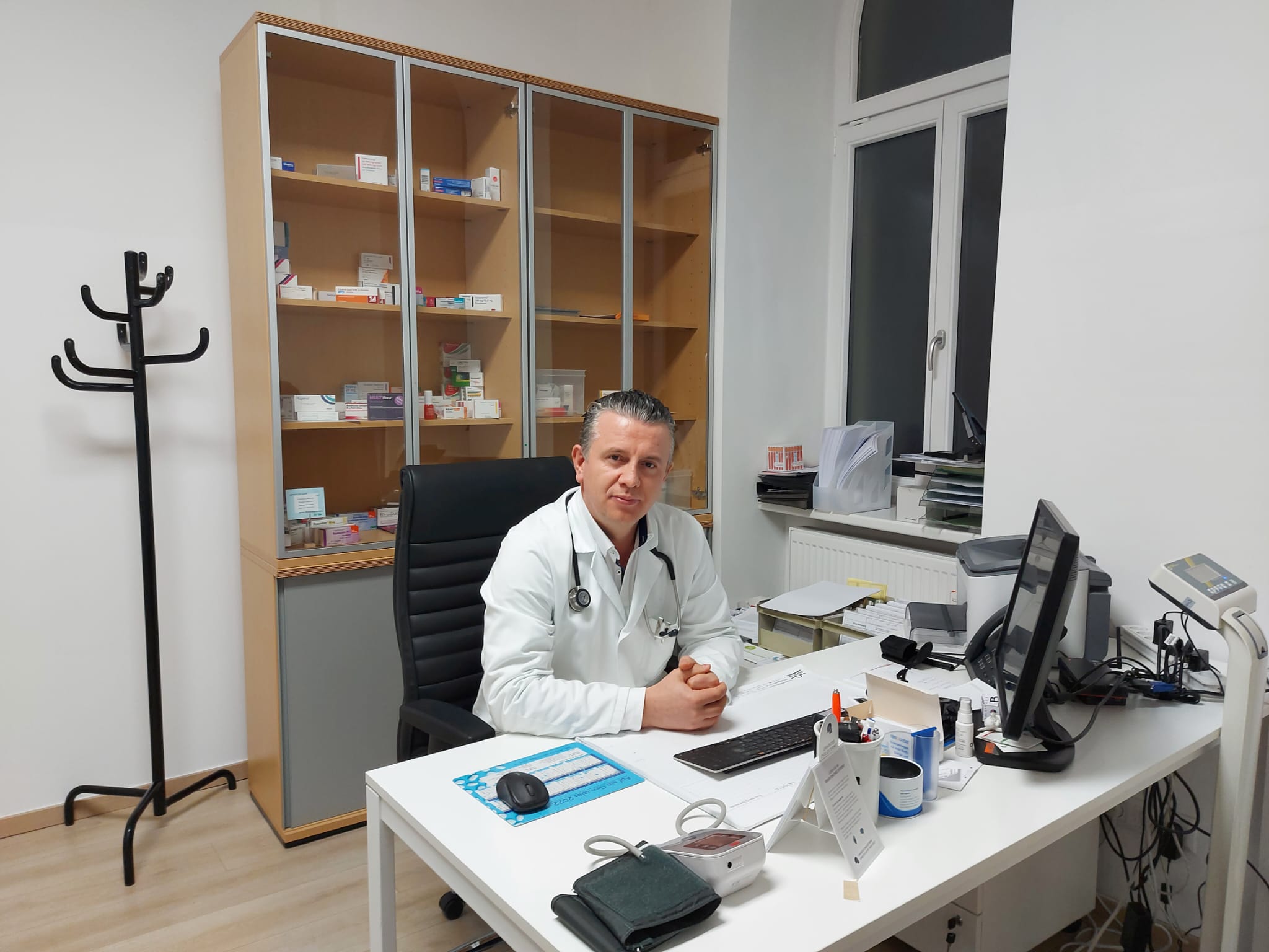 Ordinanca e Dr.Korab Krasniqit në Vjenë, shërbime edhe në gjuhën shqipe ...