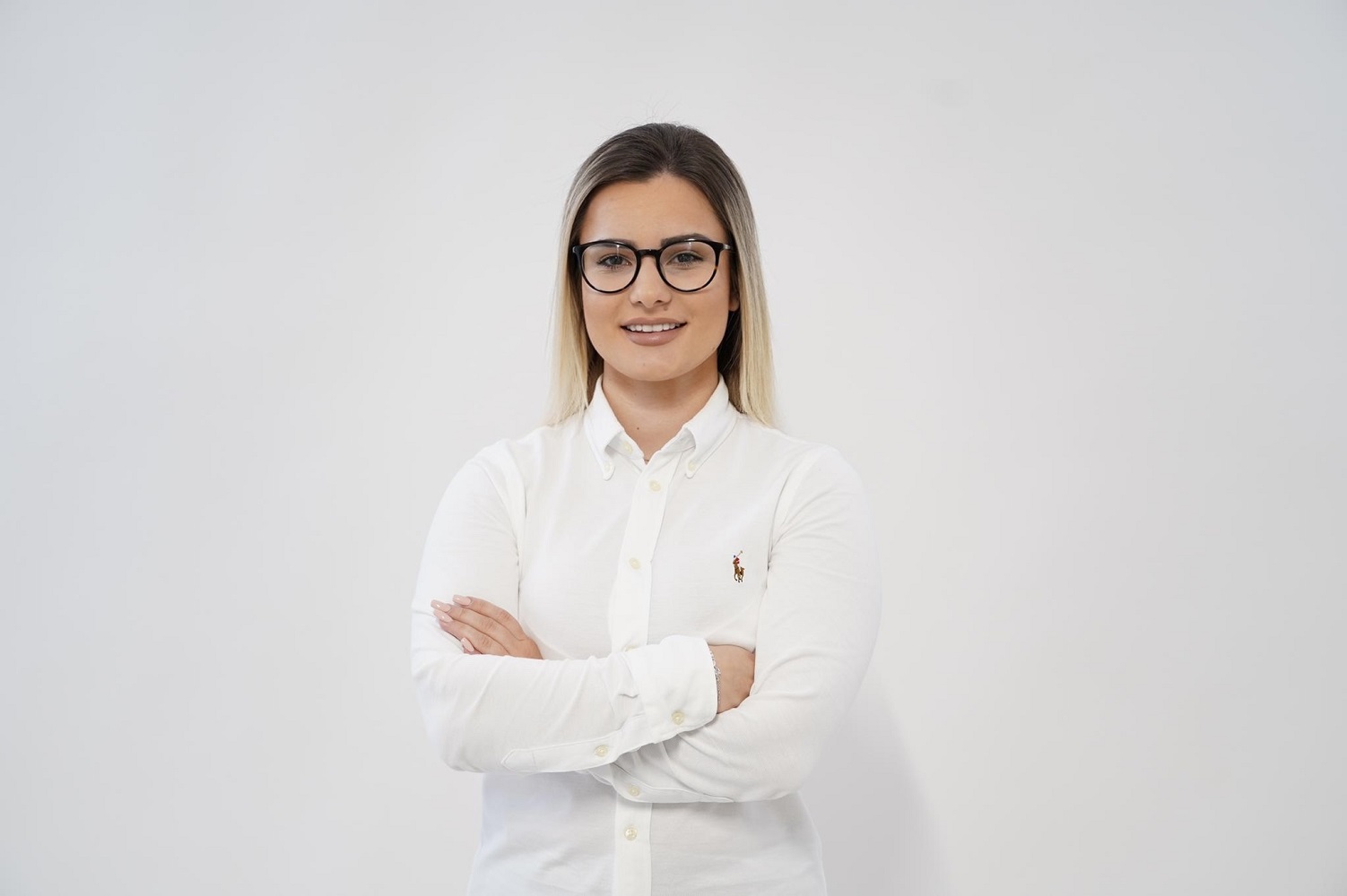 Bettina Prenaj, 21-vjeçarja e suksesshme e patundshmërive në Zvicër ...