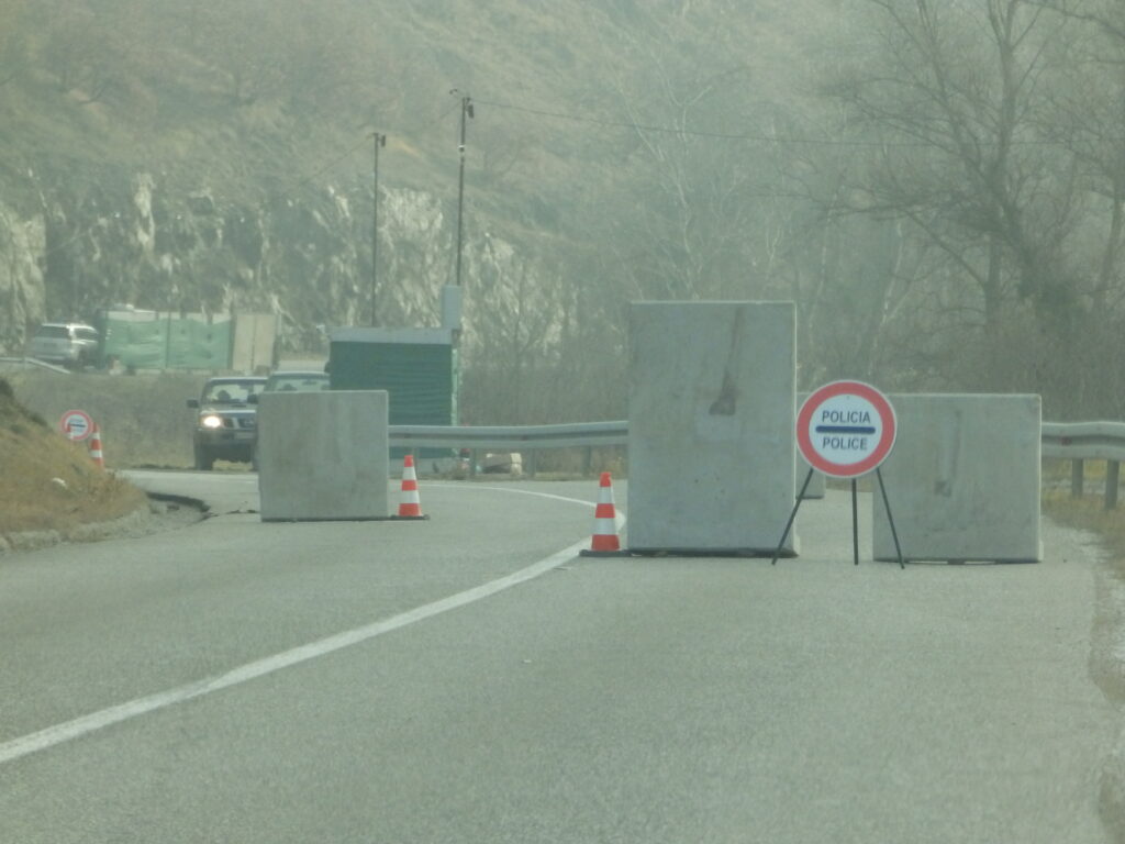 Pikat kufitare Jarinjë dhe Bërnjak, edhe sot të mbyllura - Albinfo