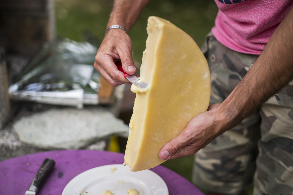 Wallis ist Raclette-Weltmeister: Weltrekord mit fast 5.000 Teilnehmern ...