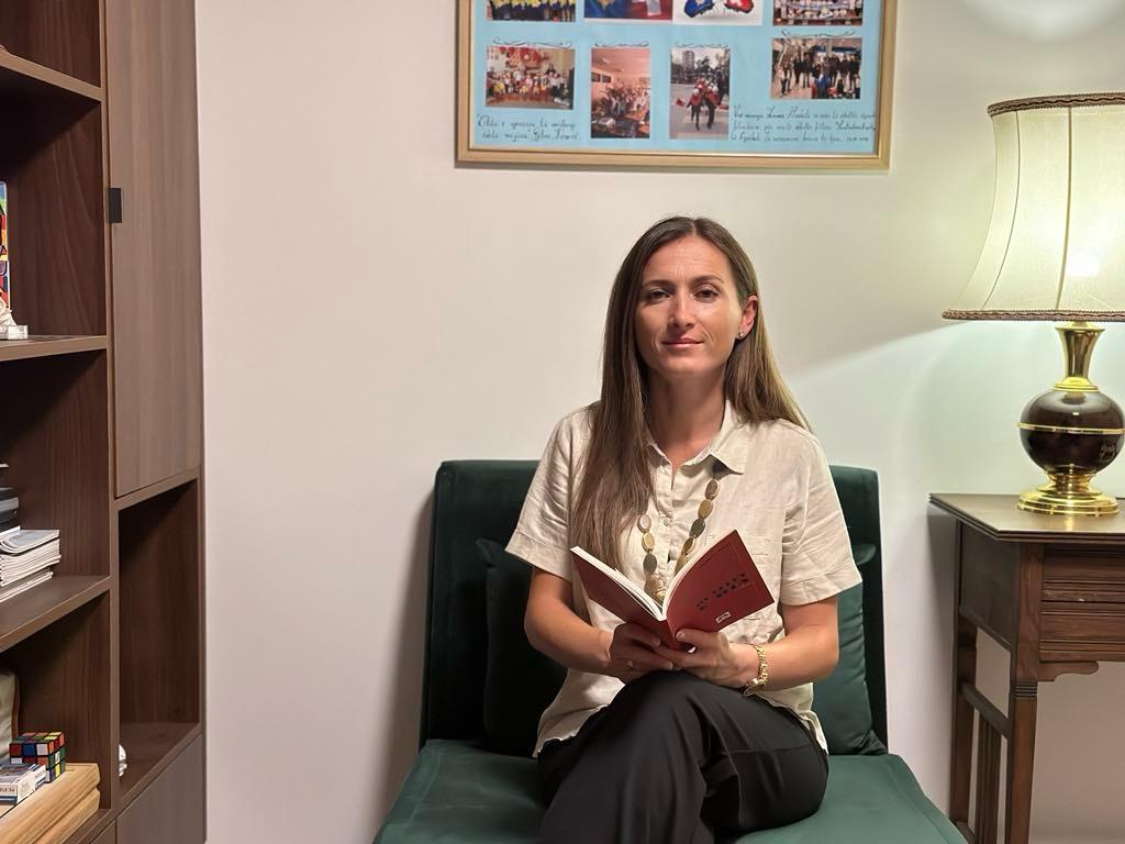 Nga Gjilani në Zvicër: Rruga e Shqipes për t'u bërë mësuese - Albinfo