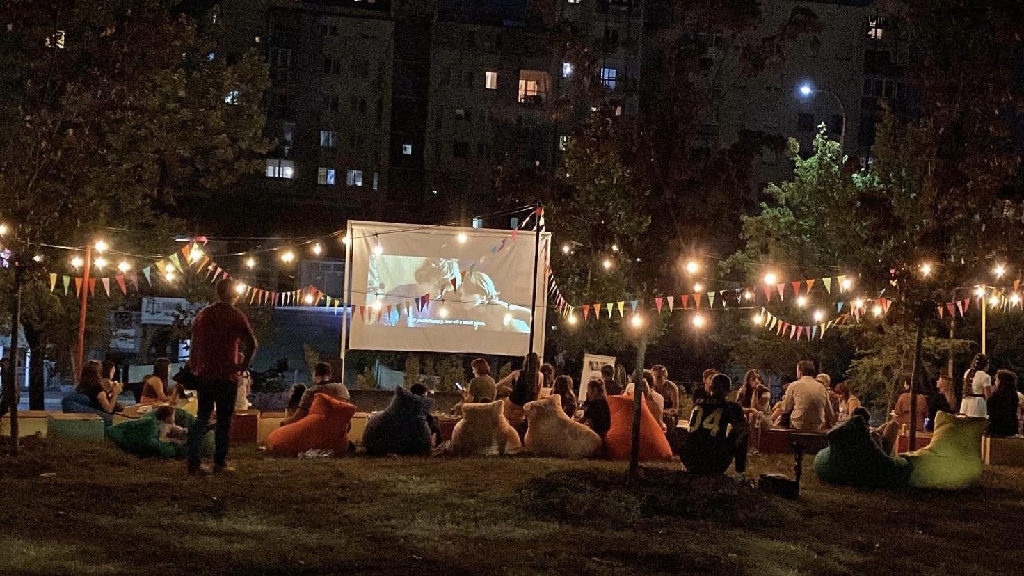 Kinemaja dhe Teatri i Hapur i Prishtinës jetëson ëndrrat e të rinjve ...