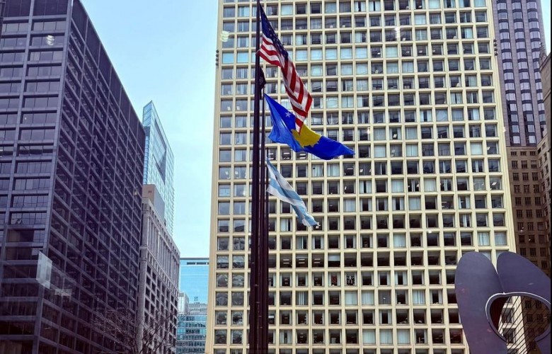 17-vjet Pavarësi, flamuri I Kosovës ngrihet në Çikago - Albinfo