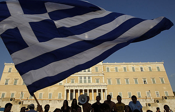 Greqia shtyn afatin e lejeqëndrimeve, përfitojnë mijëra shqiptarë - Albinfo