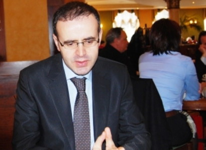 Ambasadori Malaj: Çmimi "Diaspora" assesi nuk është anuluar - Albinfo